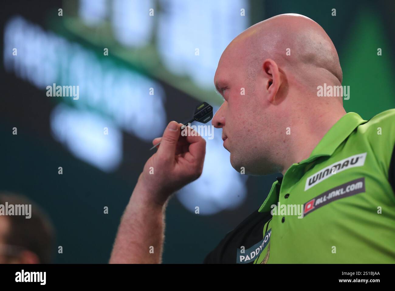 Alexandra Palace, London, UK. 2nd Jan, 2025. 2024/25 PDC Paddy Power World Darts Championships ...