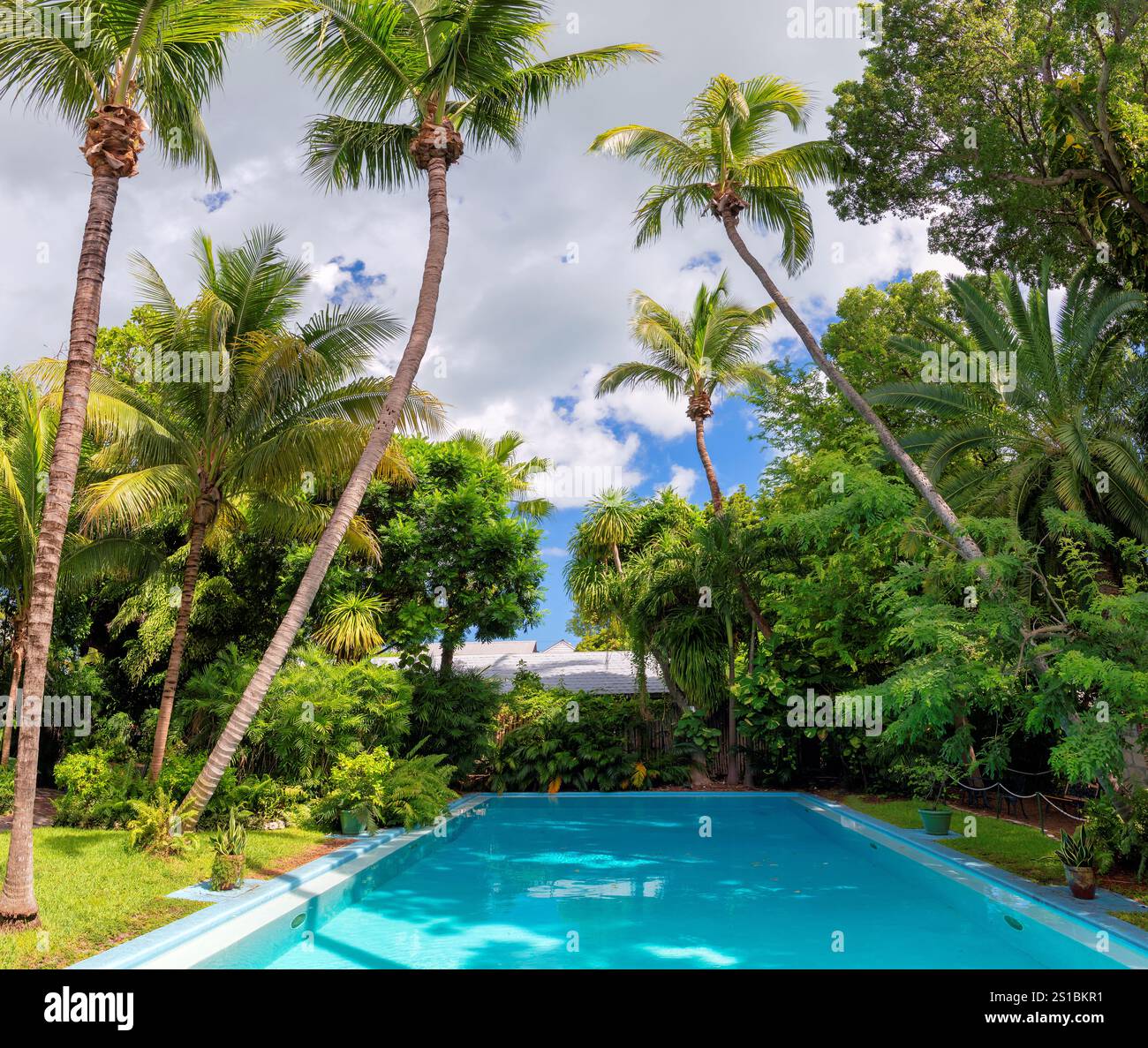 Blue house in key west hi-res stock photography and images - Alamy