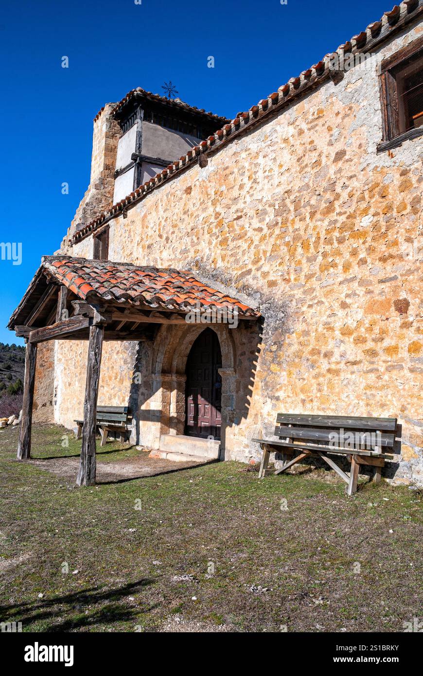 Fuente medieval hi-res stock photography and images - Alamy
