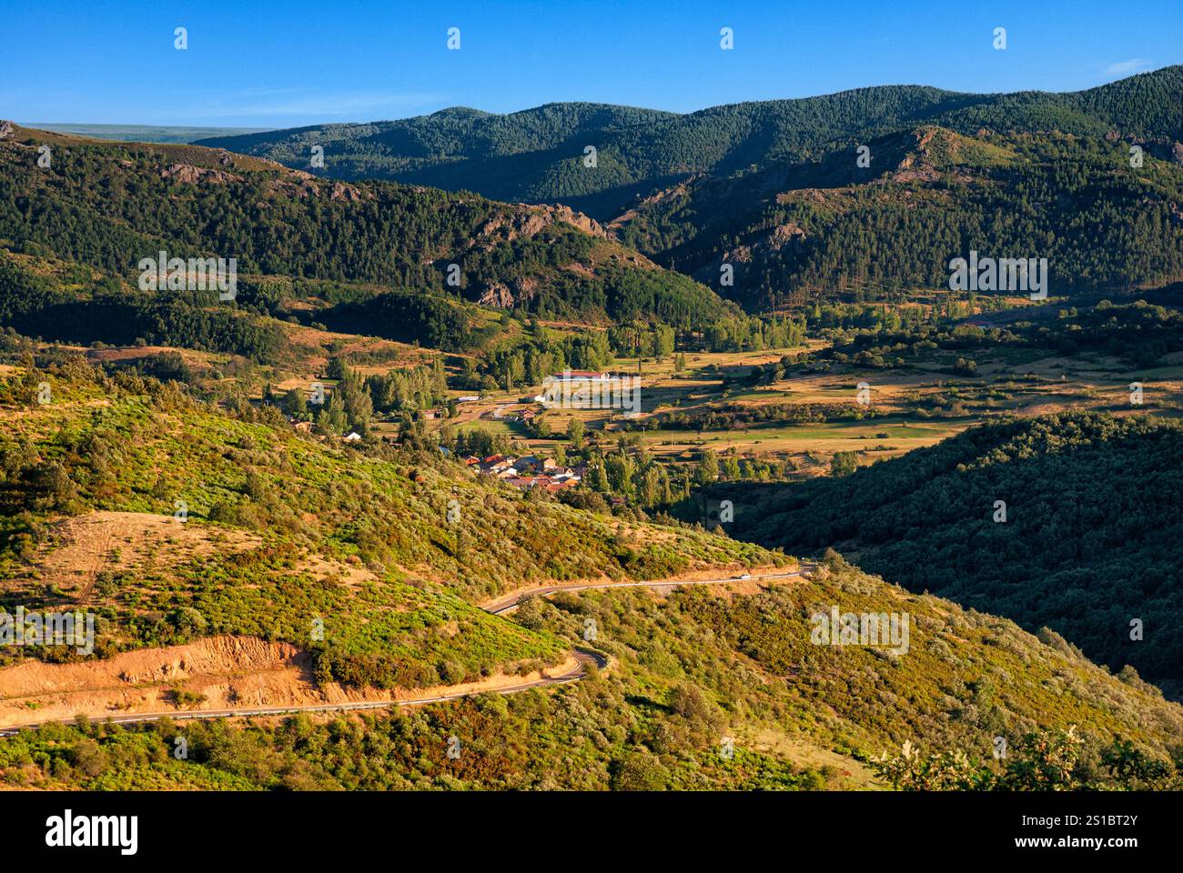 Puerto del Pando. Prioro. Montaña de Riaño y Mampodre Regional Park ...