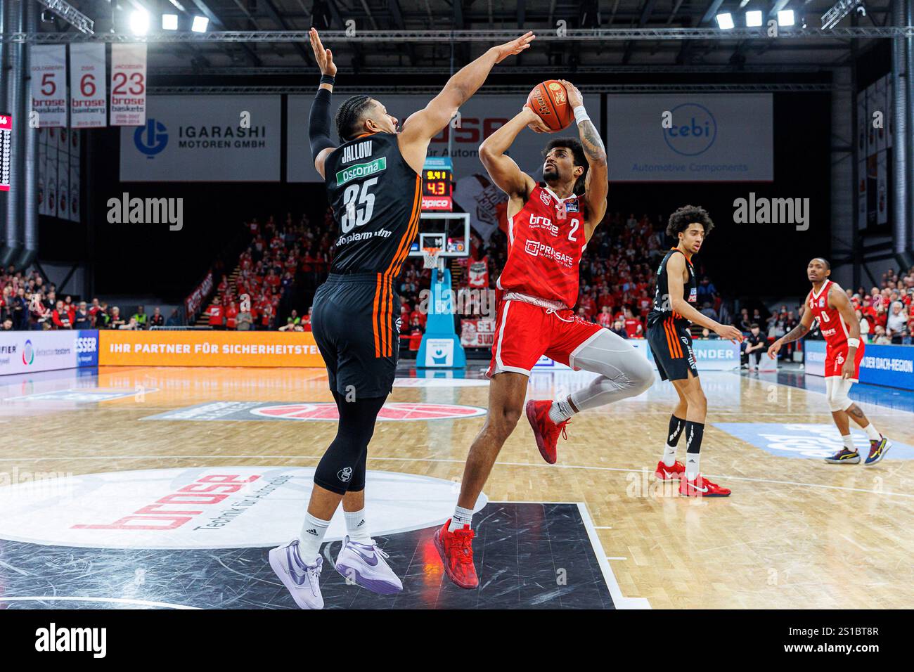 Karim Jallow (ratiopharm Ulm, #35), Ibrahim Watson-Boye (Bamberg ...