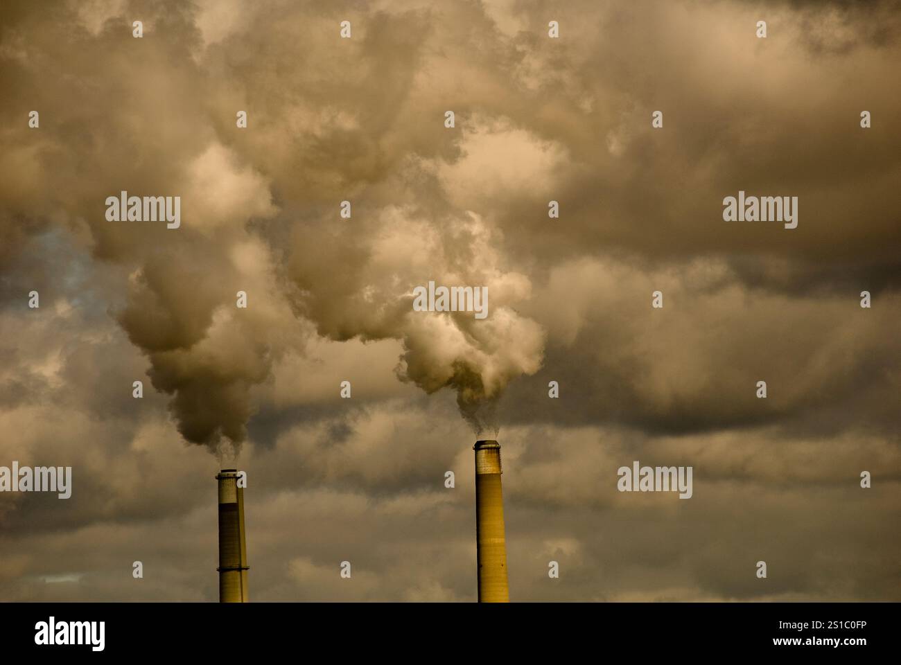 smoke stacks belching smoke in Minnesota - USA Stock Photo - Alamy