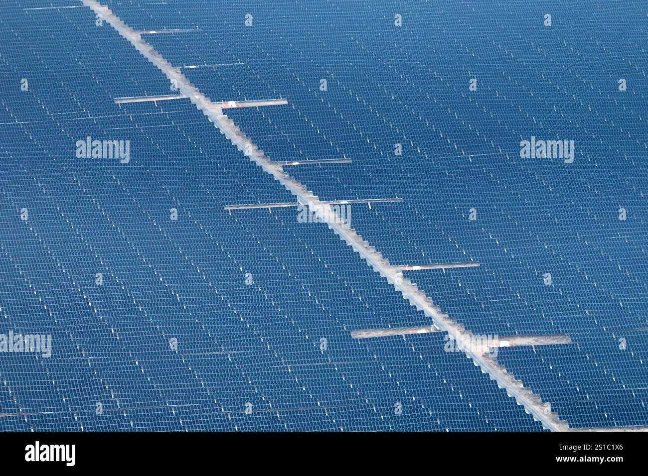 Aerial photo of the 2 million kilowatt DC joint PV project of Guoneng ...