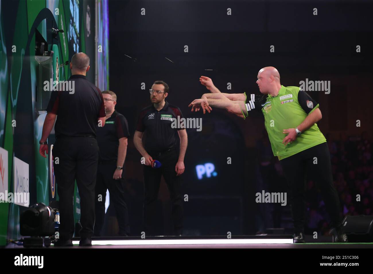 Alexandra Palace, London, UK. 2nd Jan, 2025. 2024/25 PDC Paddy Power World Darts Championships ...