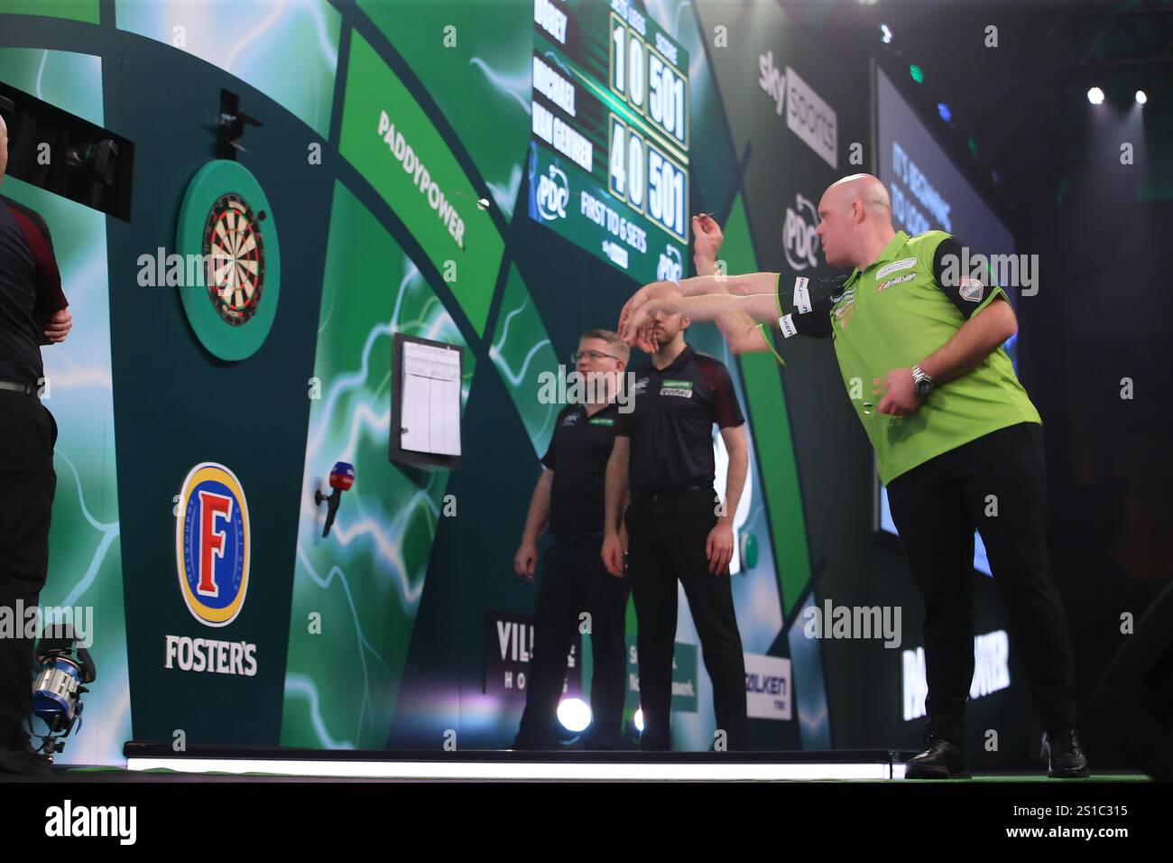 Alexandra Palace, London, UK. 2nd Jan, 2025. 2024/25 PDC Paddy Power World Darts Championships ...
