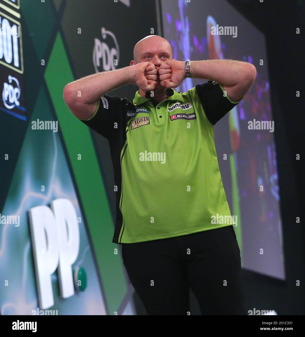 Alexandra Palace, London, UK. 2nd Jan, 2025. 2024/25 PDC Paddy Power World Darts Championships ...