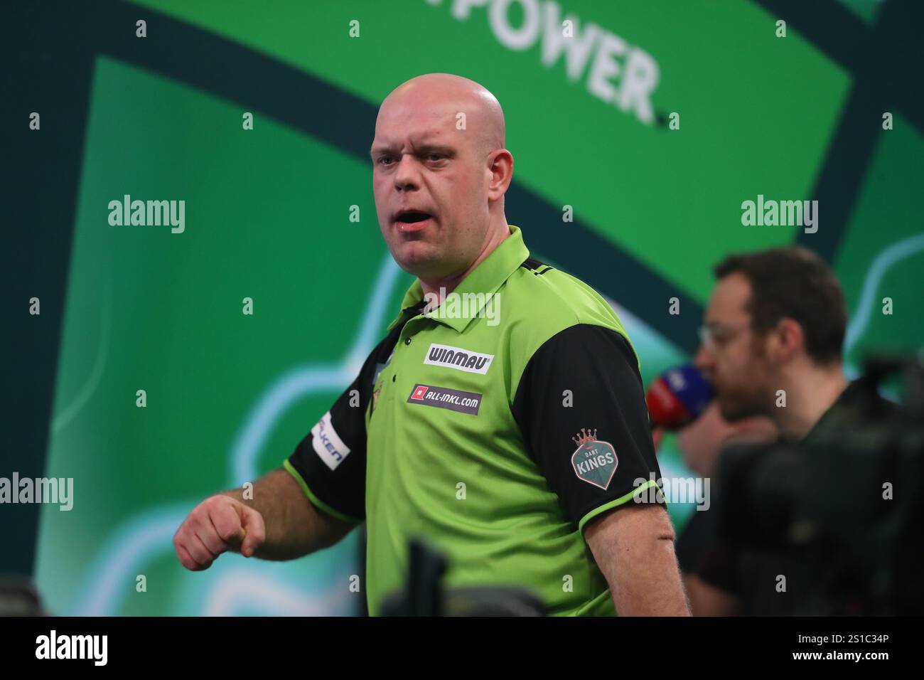 Alexandra Palace, London, UK. 2nd Jan, 2025. 2024/25 PDC Paddy Power World Darts Championships ...