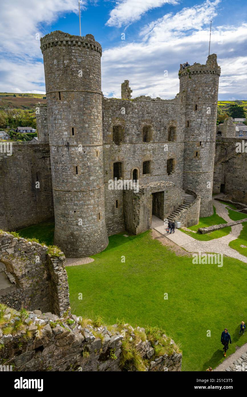 The inner courtyard of Harlech Castle Harlech Wales Stock Photo - Alamy