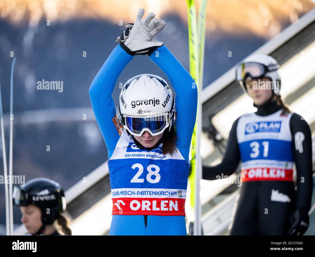 ERZAR Tina (Slowenien), GER, FIS Viessmsann Skisprung Weltcup, Two ...
