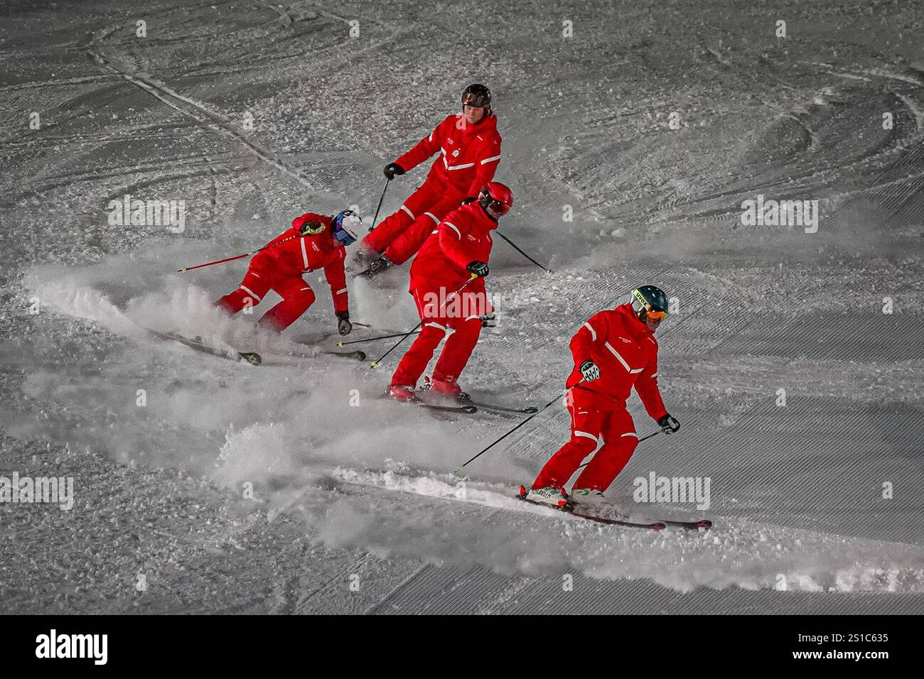 Nachtskifahren hi-res stock photography and images - Alamy