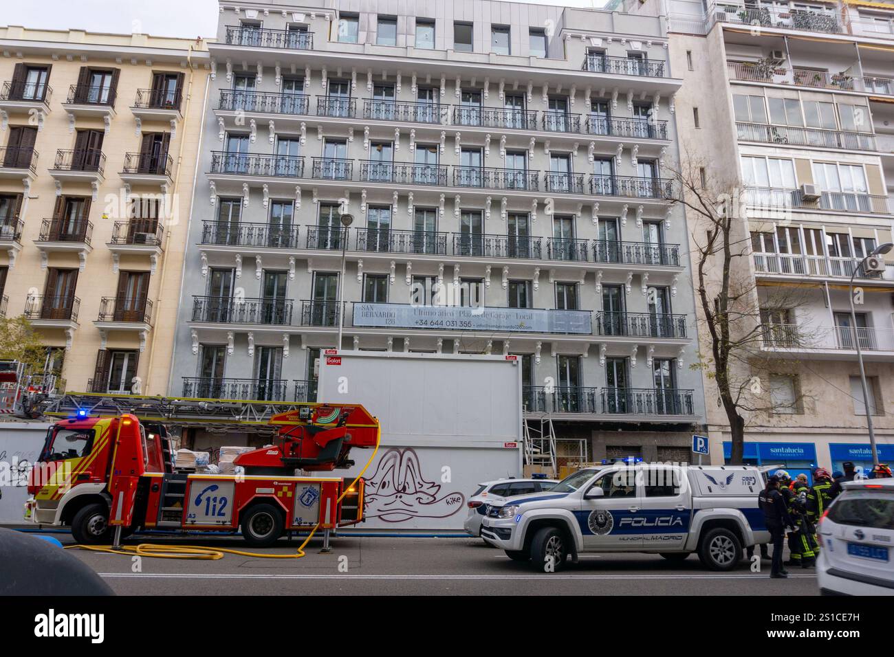 Madrid, Spain. 02nd Jan, 2025. Madrid municipal police and firefighters ...