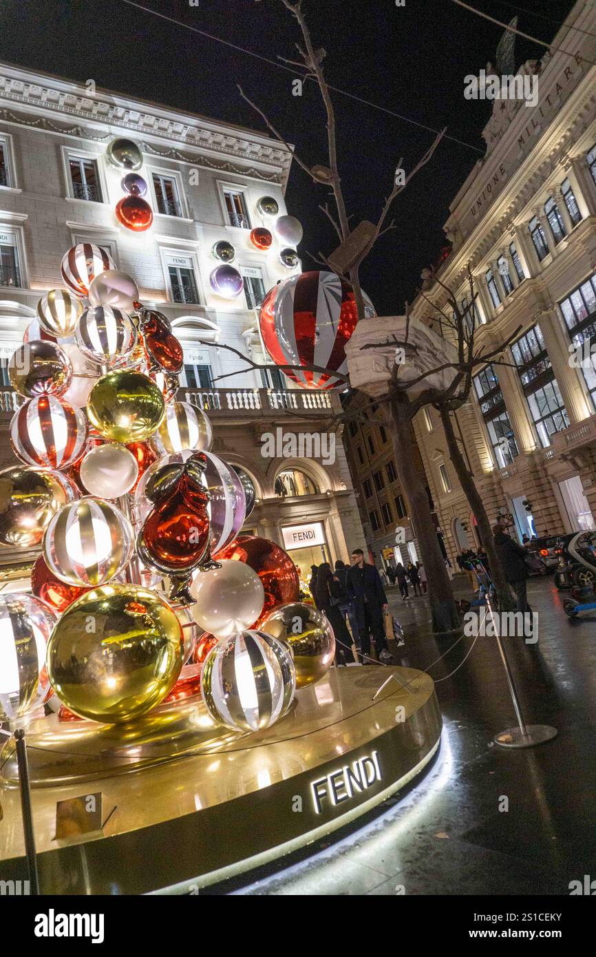 Rome, Italy. 2nd January 2024. Fendi puts up an impressive Christmas ...