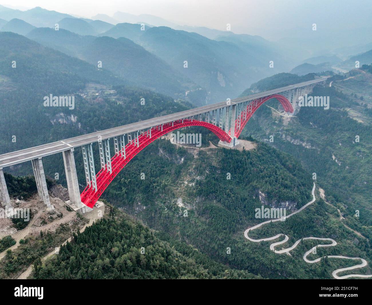 (250103) -- BEIJING, Jan. 3, 2025 (Xinhua) -- This aerial drone photo ...
