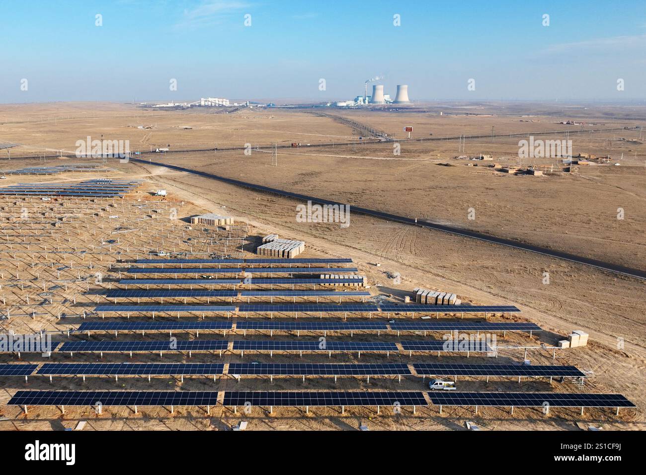 Lingwu, China. 03rd Jan, 2025. LINGWU, CHINA - JANUARY 2, 2025 ...