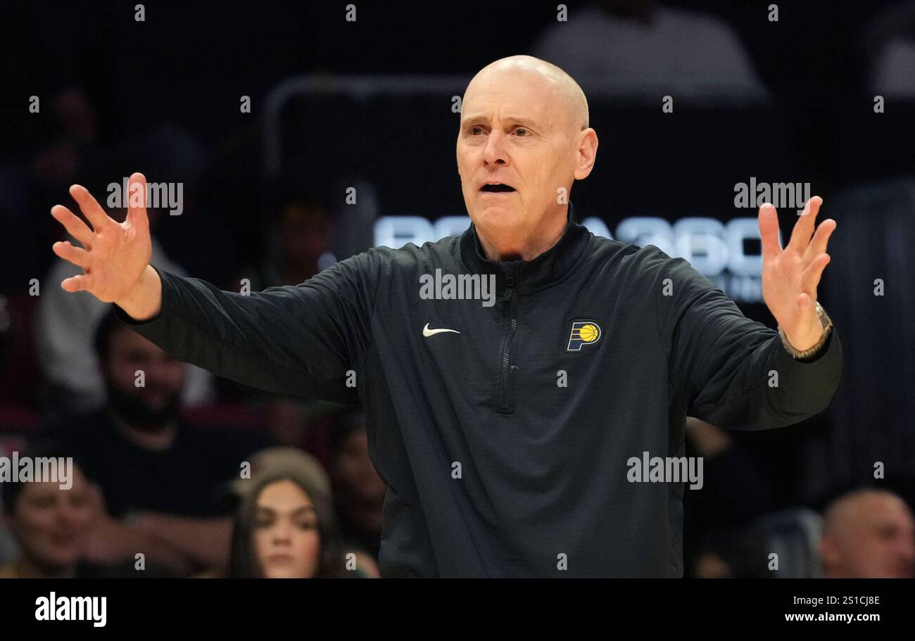 Indiana Pacers head coach Rick Carlisle watches during the second half ...