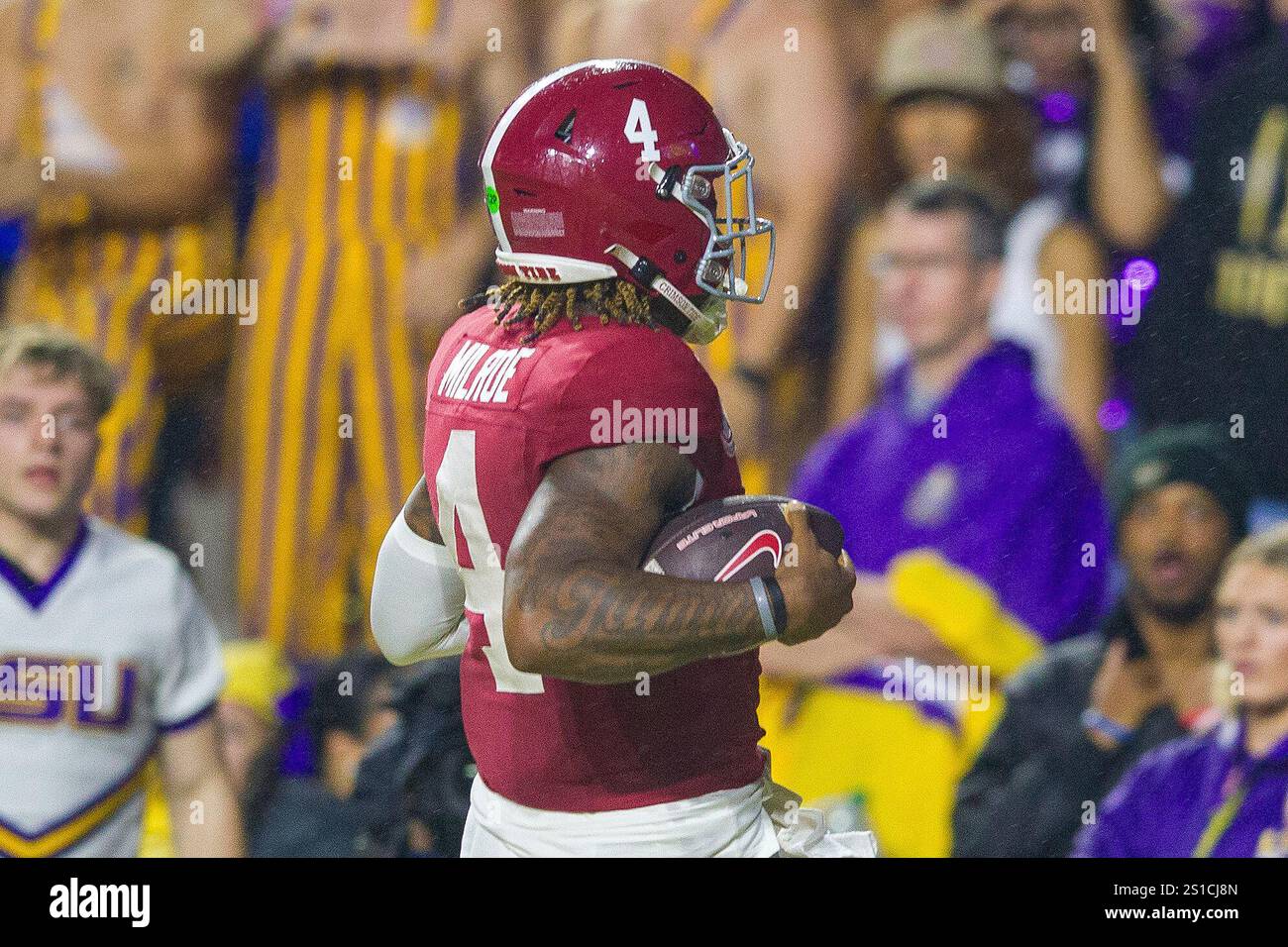BATON ROUGE, LA - NOVEMBER 09: Alabama Crimson Tide quarterback Jalen ...
