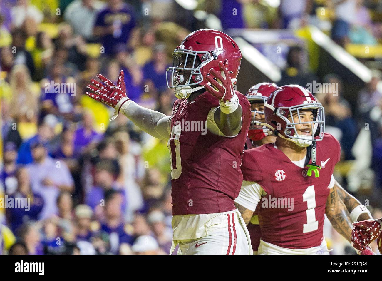 BATON ROUGE, LA - NOVEMBER 09: The Alabama Crimson Tide defense ...