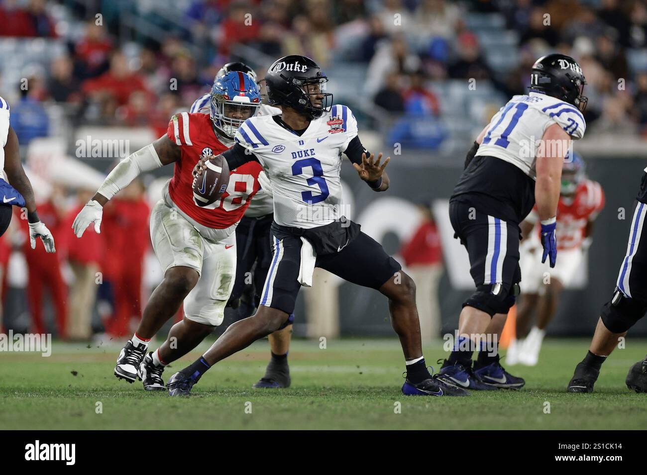 JACKSONVILLE, FL - JANUARY 02: Duke Blue Devils quarterback Henry Belin ...