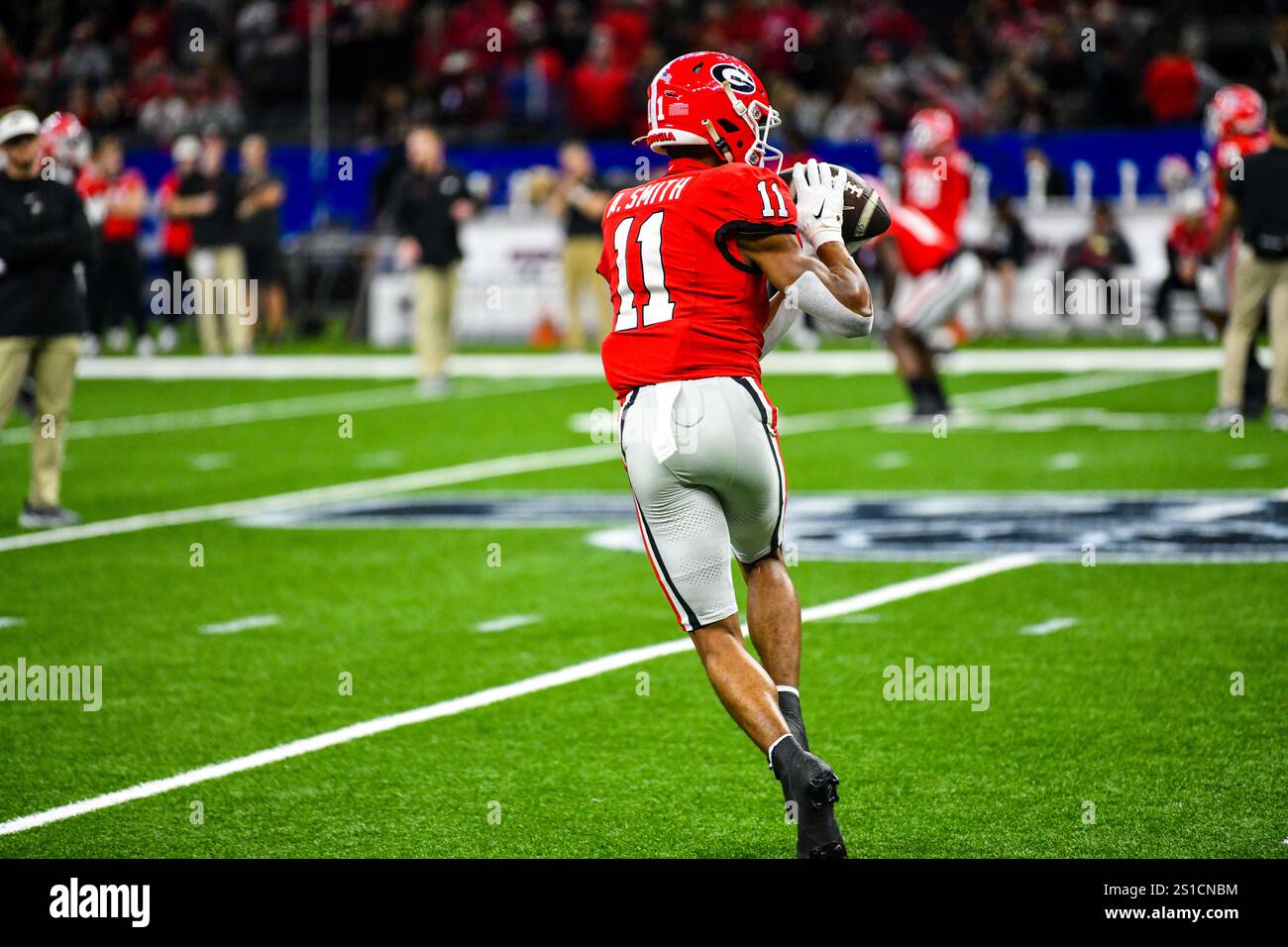 New Orleans, Louisiana, USA. 2nd Jan, 2025. Georgia wide receiver #11 ARIAN SMITH catches the ...