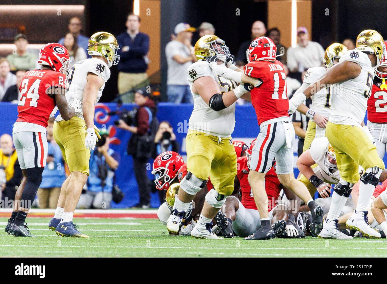 New Orleans, Louisiana, USA. 02nd Jan, 2025. Notre Dame offensive ...