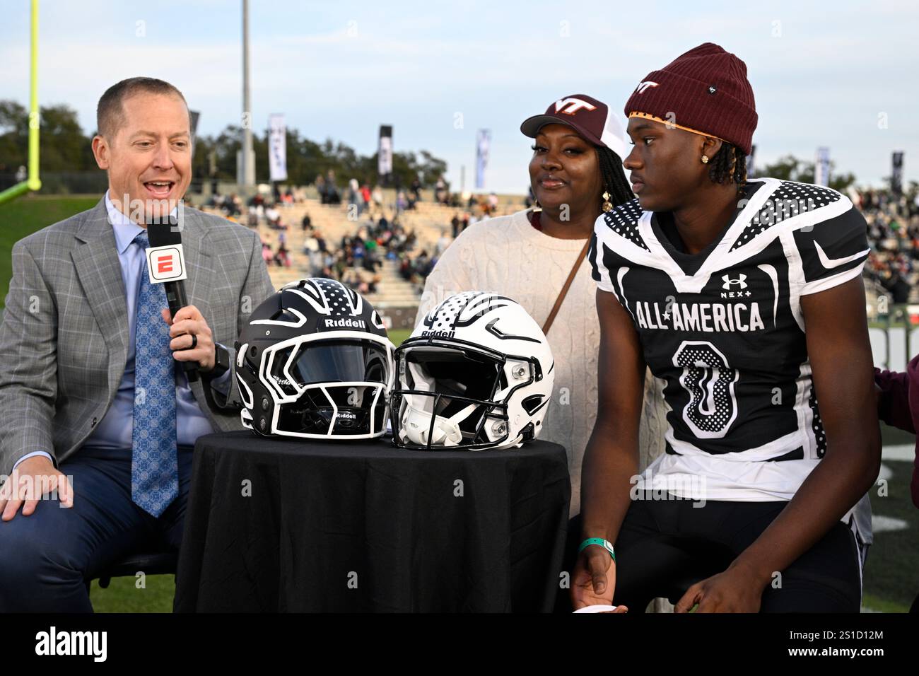 Team Icon receiver Carnell Warren (0) announces his commitment to ...