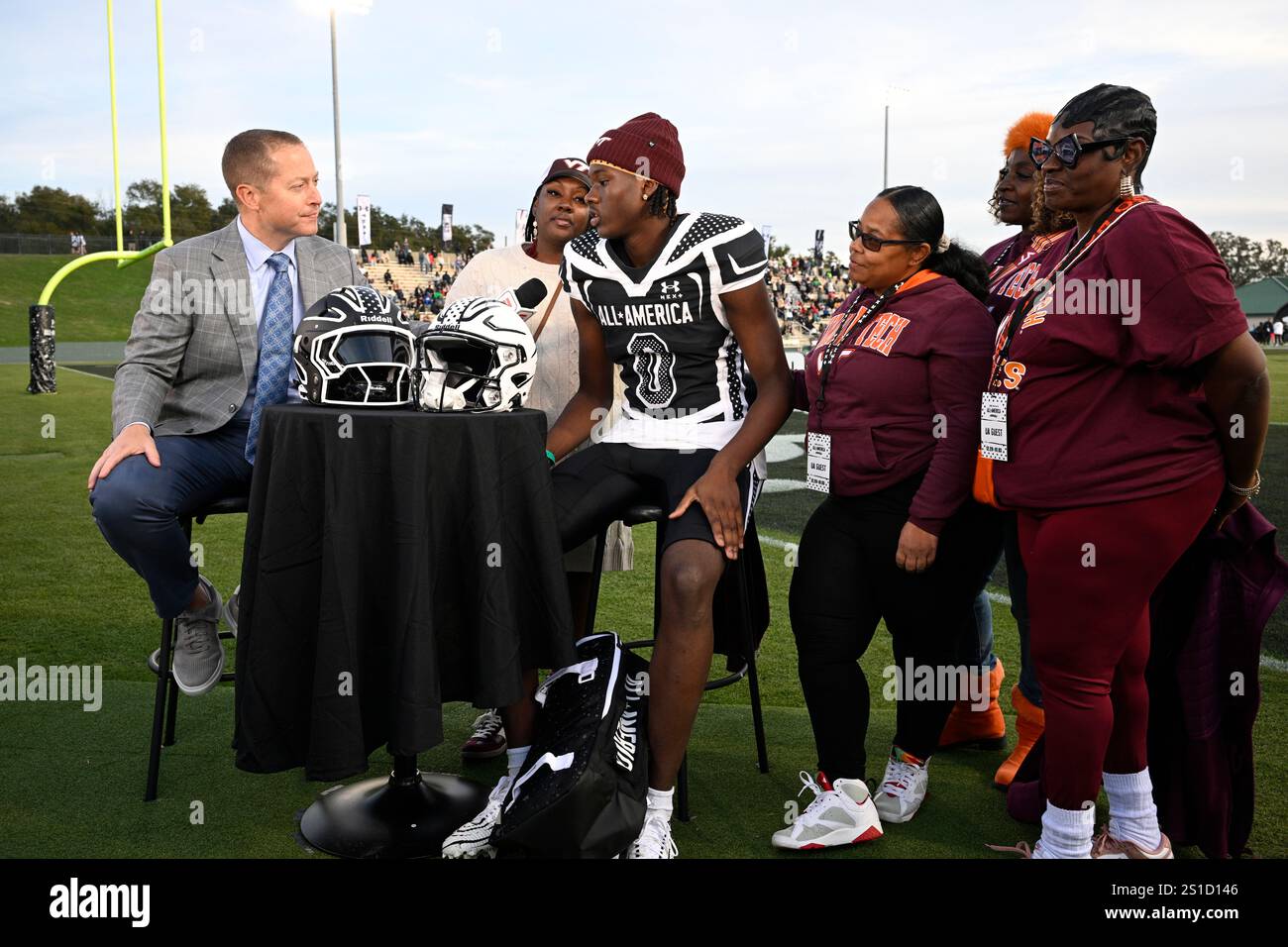 Team Icon receiver Carnell Warren (0) announces his commitment to ...