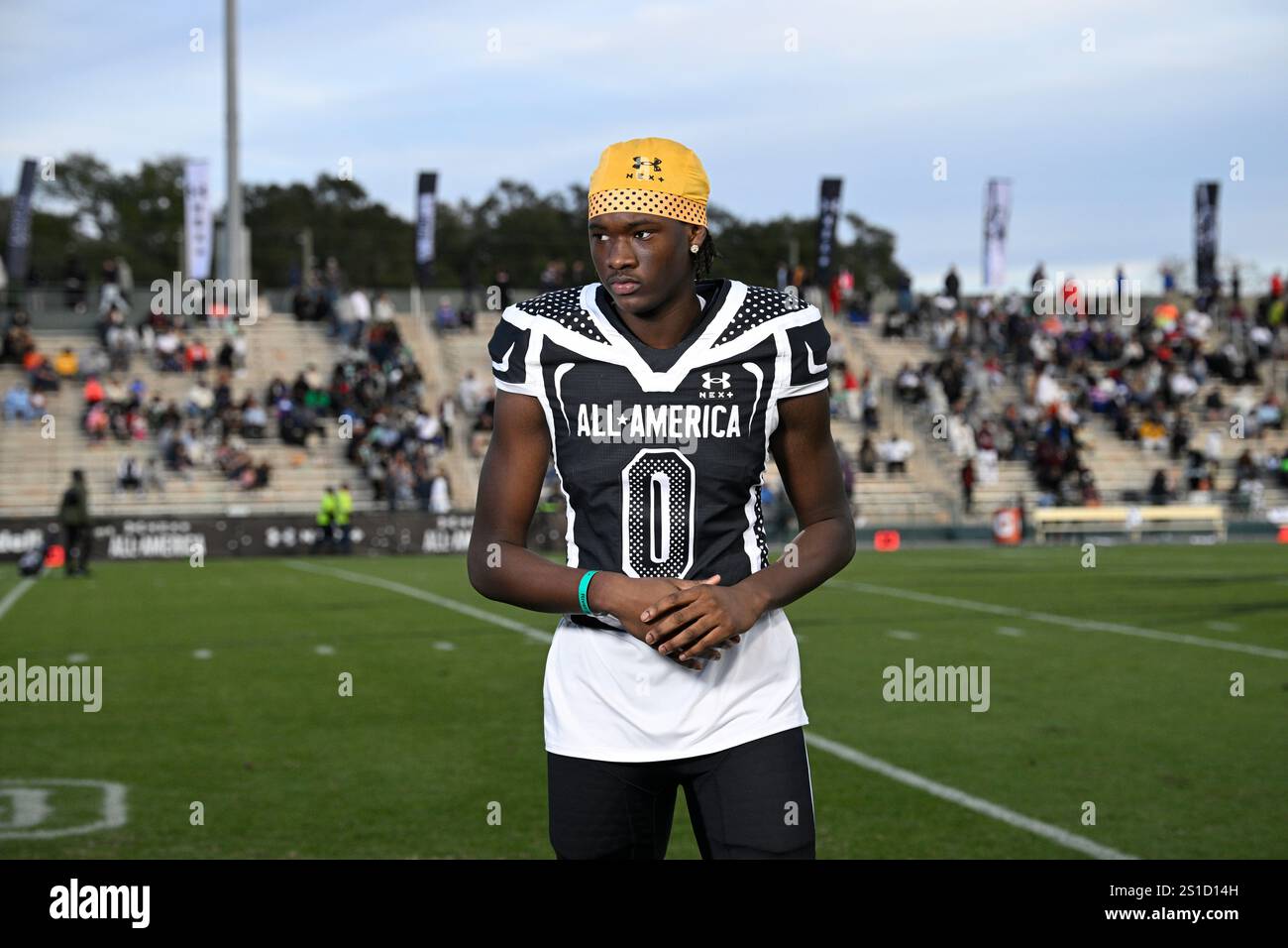 Team Icon receiver Carnell Warren (0) stands on the field during the ...