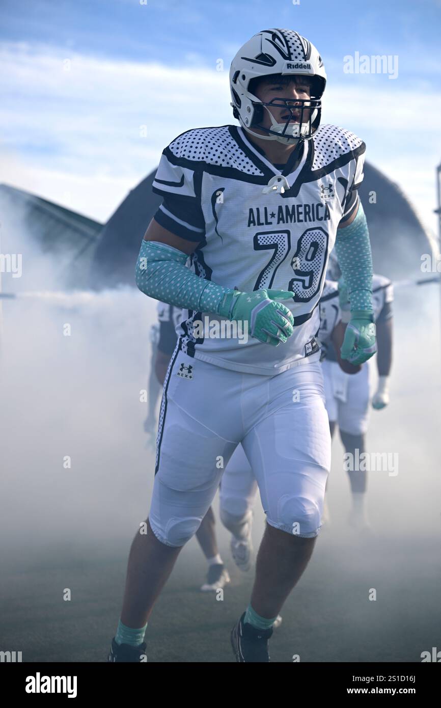 Team Unstoppable offensive lineman Jackson Cantwell (79) runs onto the ...
