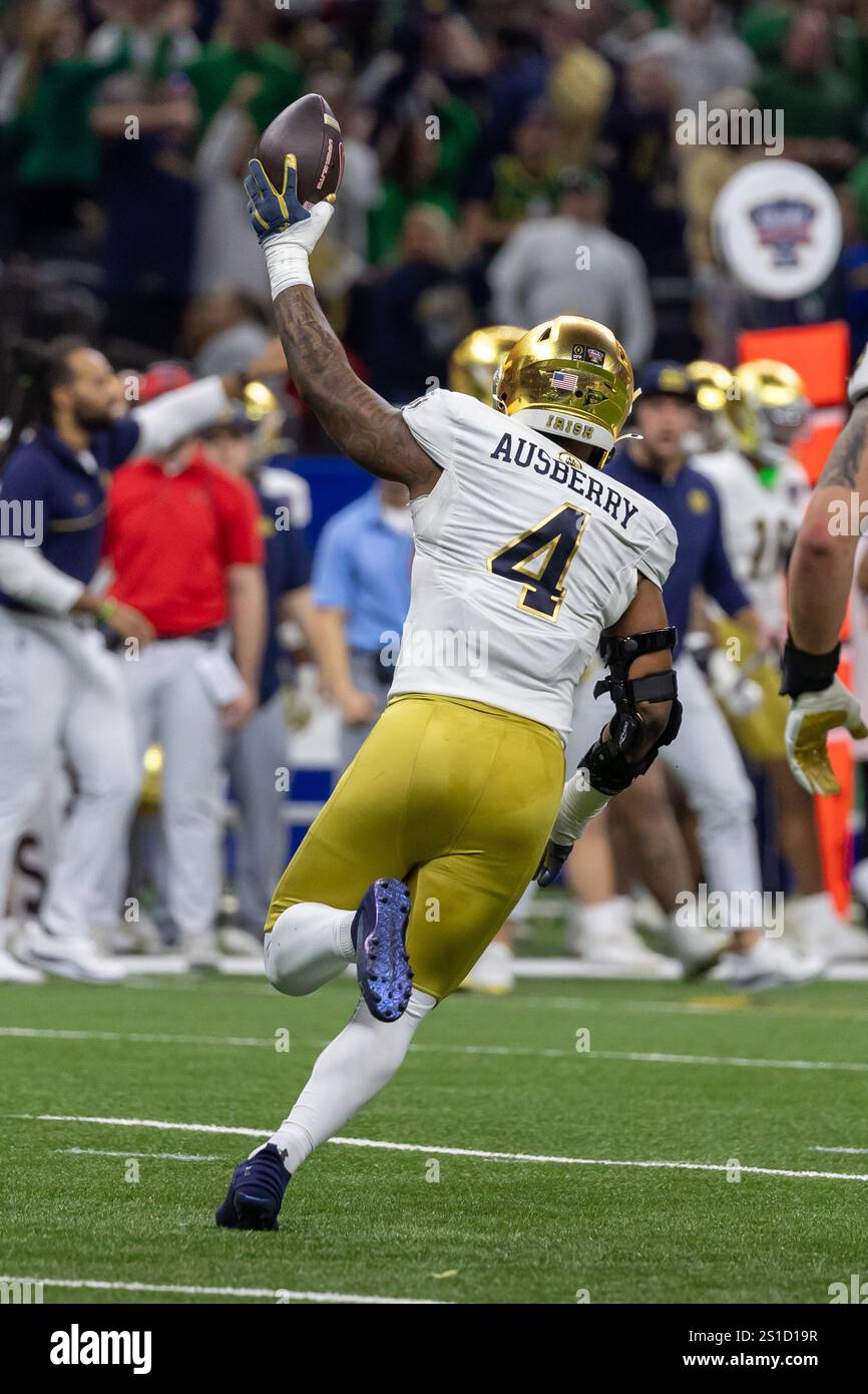 Notre Dame Fighting Irish linebacker Jaiden Ausberry (4) celebrates a ...