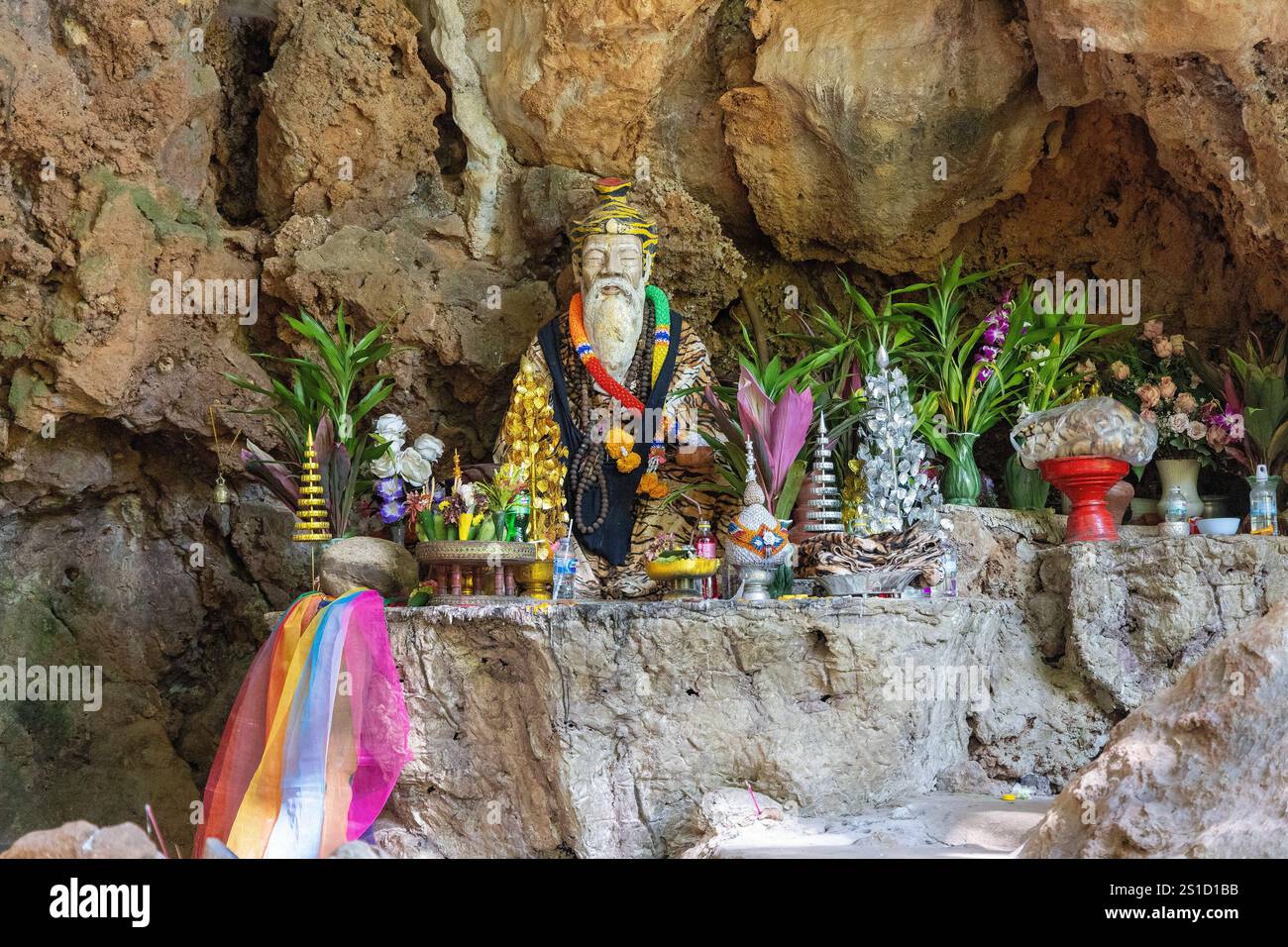 Tham Pla Fish Cave, Thailand Stock Photo - Alamy