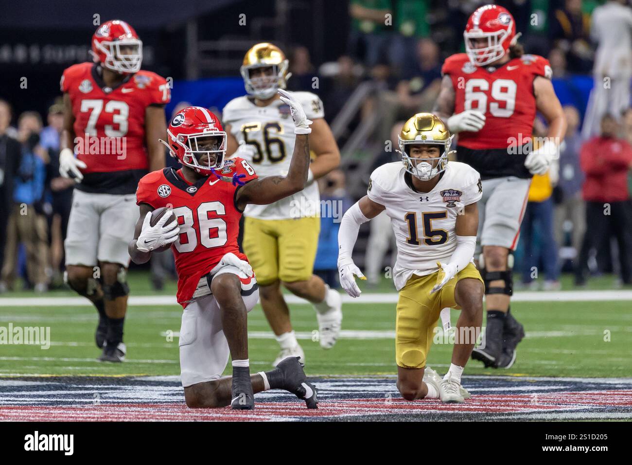 Georgia Bulldogs wide receiver Dillon Bell (86) makes a catch during ...