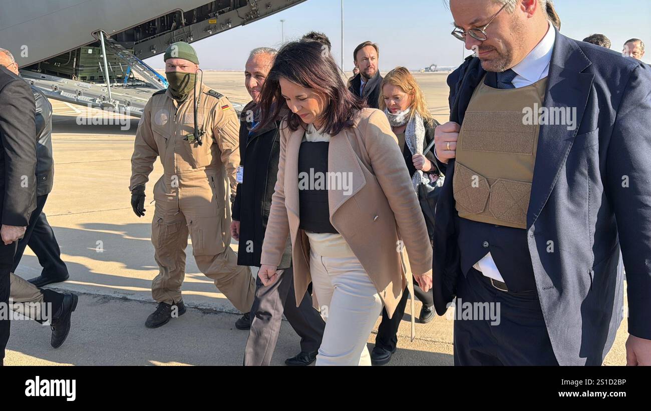 Damaskus, Syria. 03rd Jan, 2025. Foreign Minister Annalena Baerbock is ...