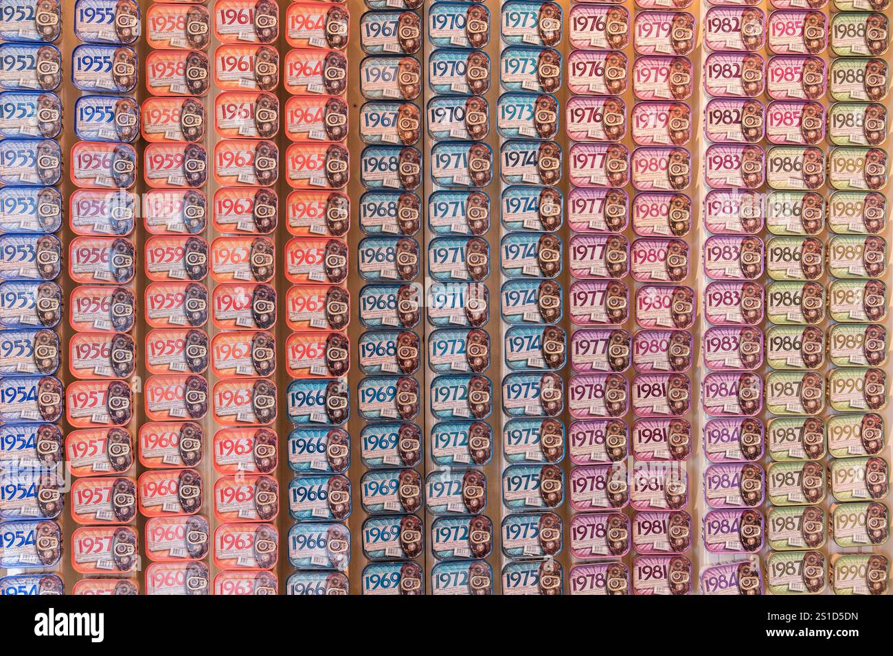 Portuguese sardines tin hi-res stock photography and images - Alamy