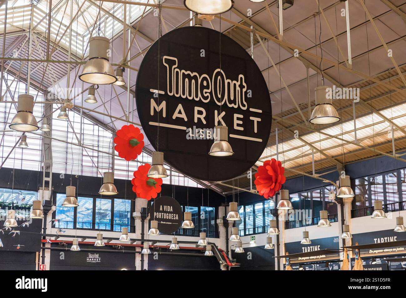 Time out portugal hi-res stock photography and images - Alamy