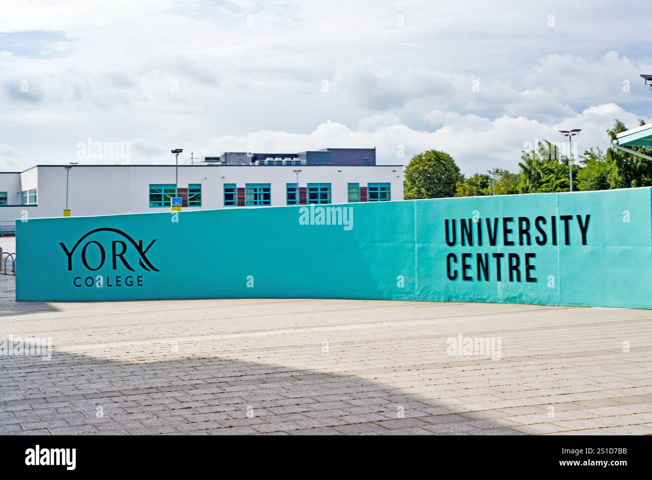 Yorkshire university hi-res stock photography and images - Alamy