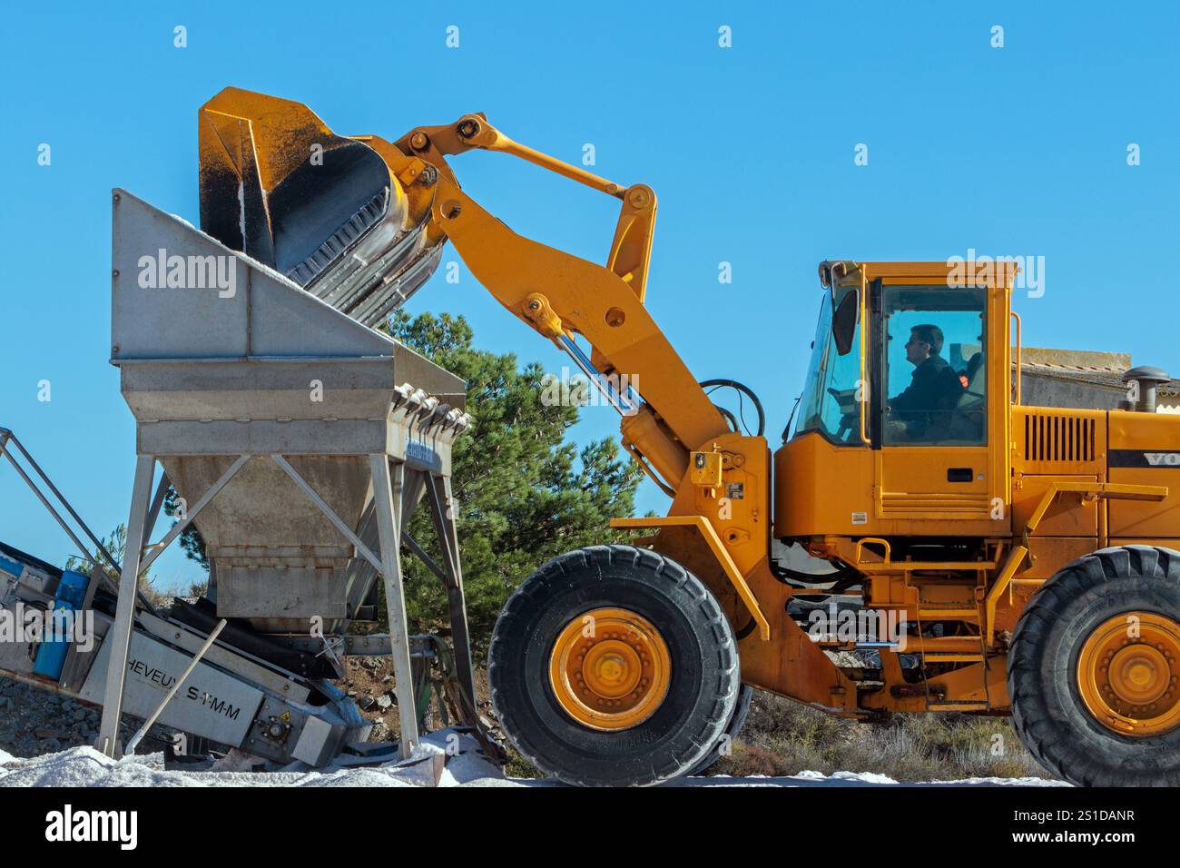 Salt harvesting at the Salin de l’ile St-Martin. Gruissan Saltworks ...