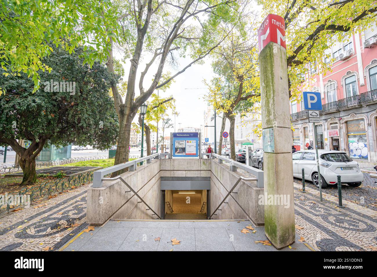 External area of passenger entry and exit to the Restauradores ...