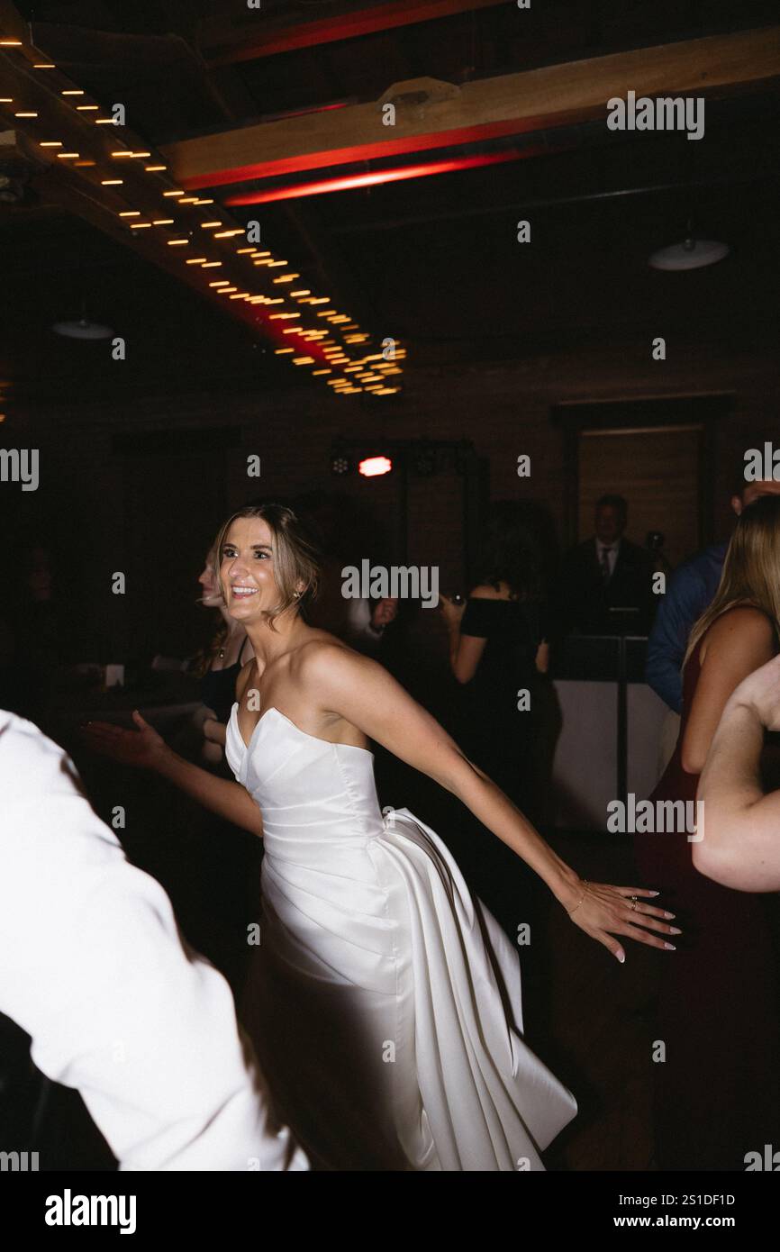 Wedding dance floor hi-res stock photography and images - Alamy