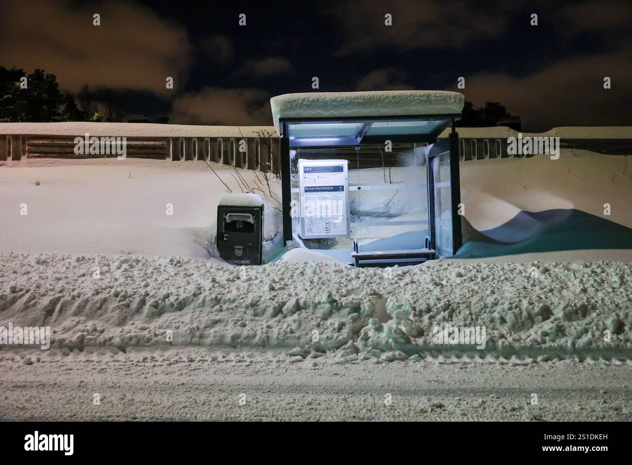 Trondheim 20250103. Snow-covered bus stop in Ugla. A lot of snow has ...
