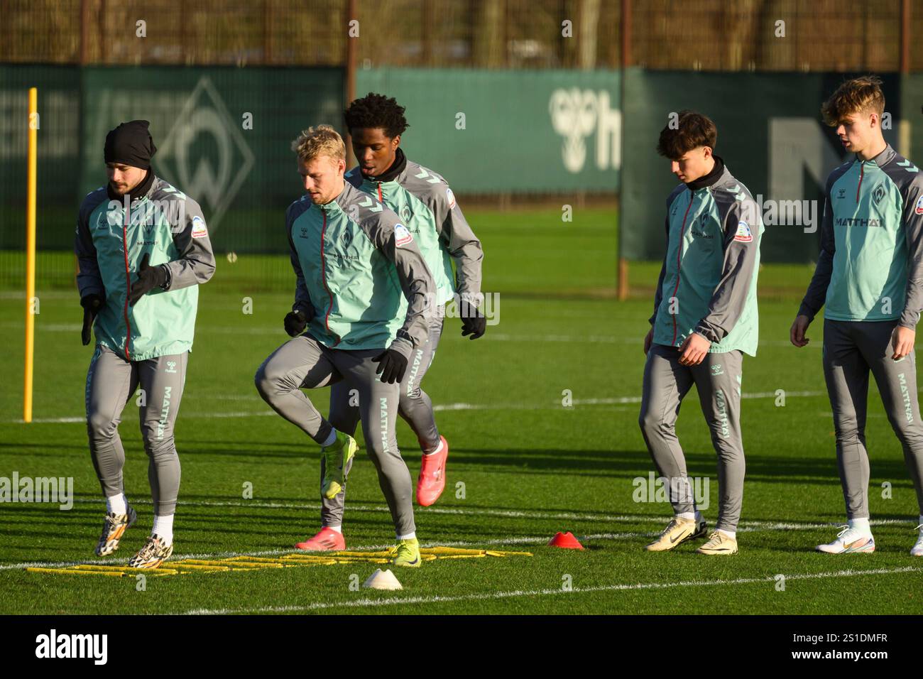 02.01.2025, Trainingsgelaende am WESERSTADION - Platz 4/5, Bremen, GER ...