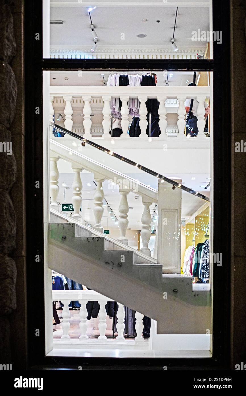 Clothing store ambiance hi-res stock photography and images - Alamy