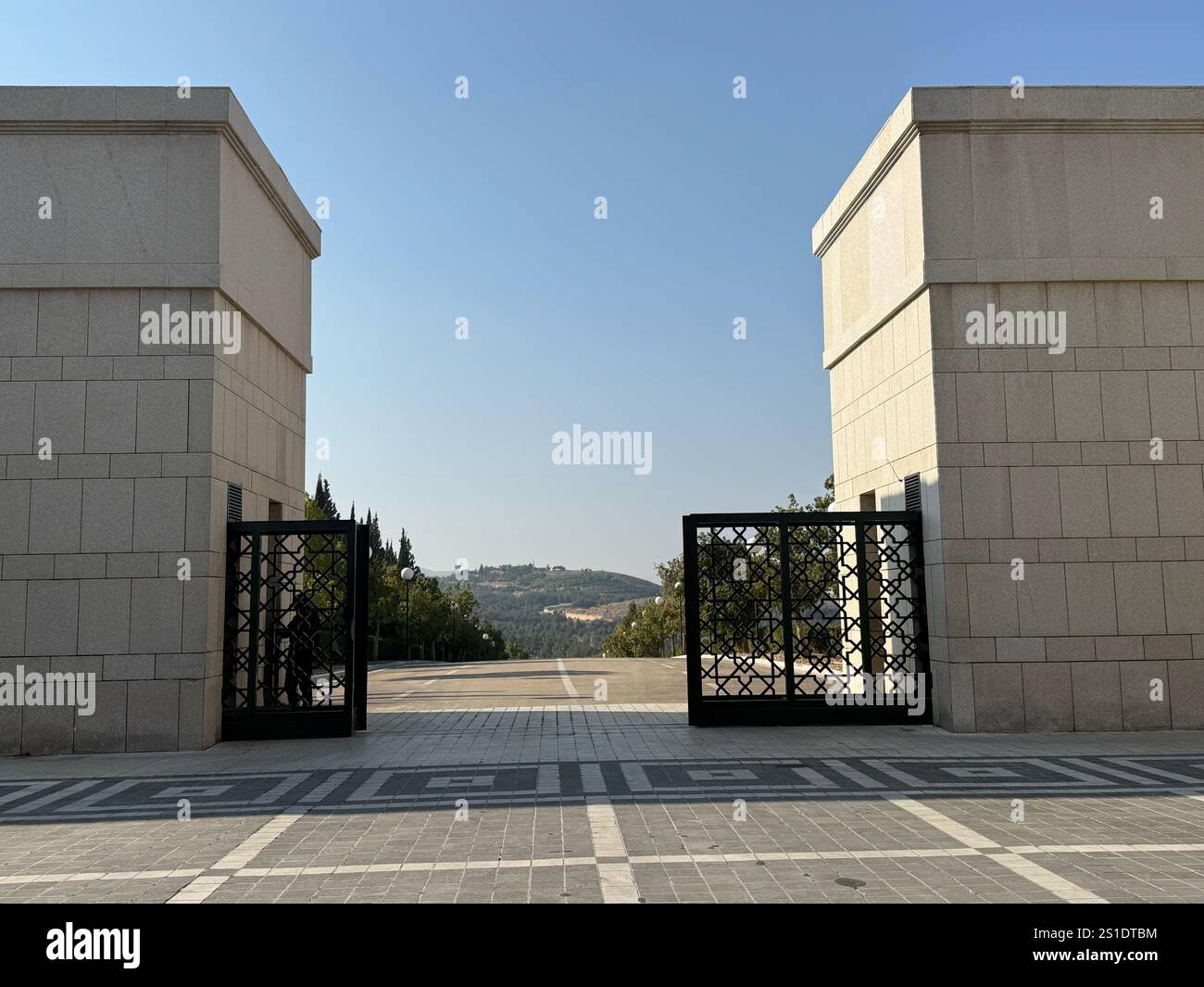 Damaskus, Syria. 03rd Jan, 2025. View of a square at the Assad palace ...