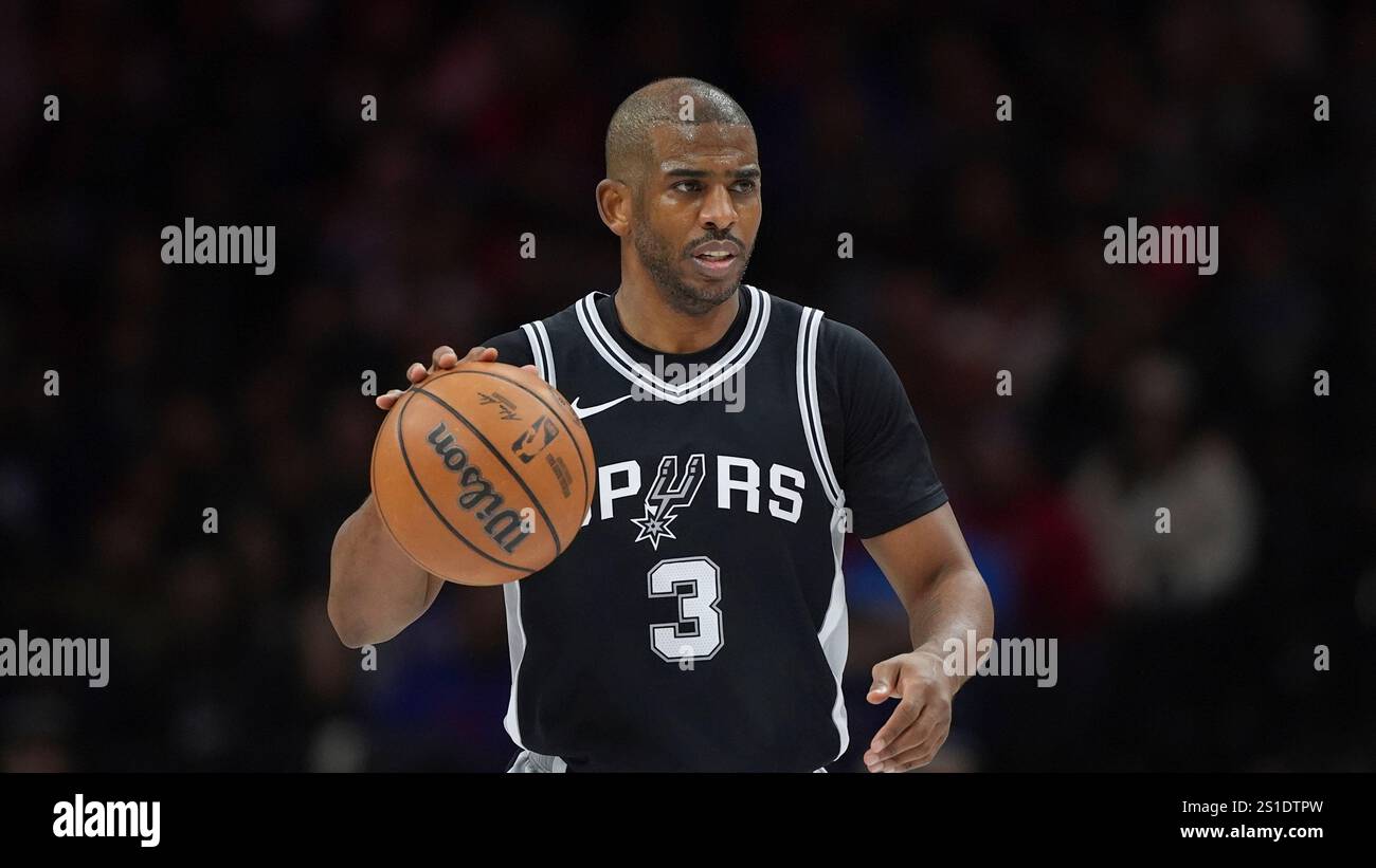 San Antonio Spurs' Chris Paul plays during an NBA basketball game ...