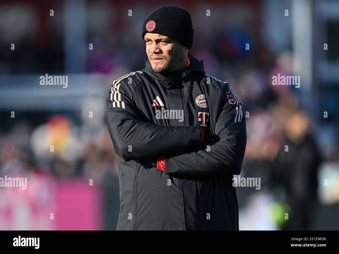 Munich, Germany. 03rd Jan, 2025. Soccer, Bundesliga, public training ...