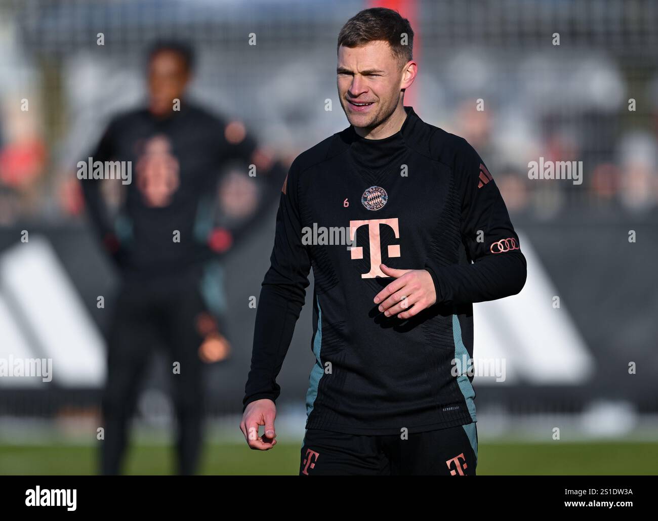 Munich, Germany. 03rd Jan, 2025. Soccer, Bundesliga, public training ...