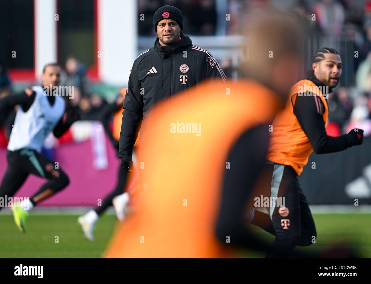 Munich, Germany. 03rd Jan, 2025. Soccer, Bundesliga, public training ...