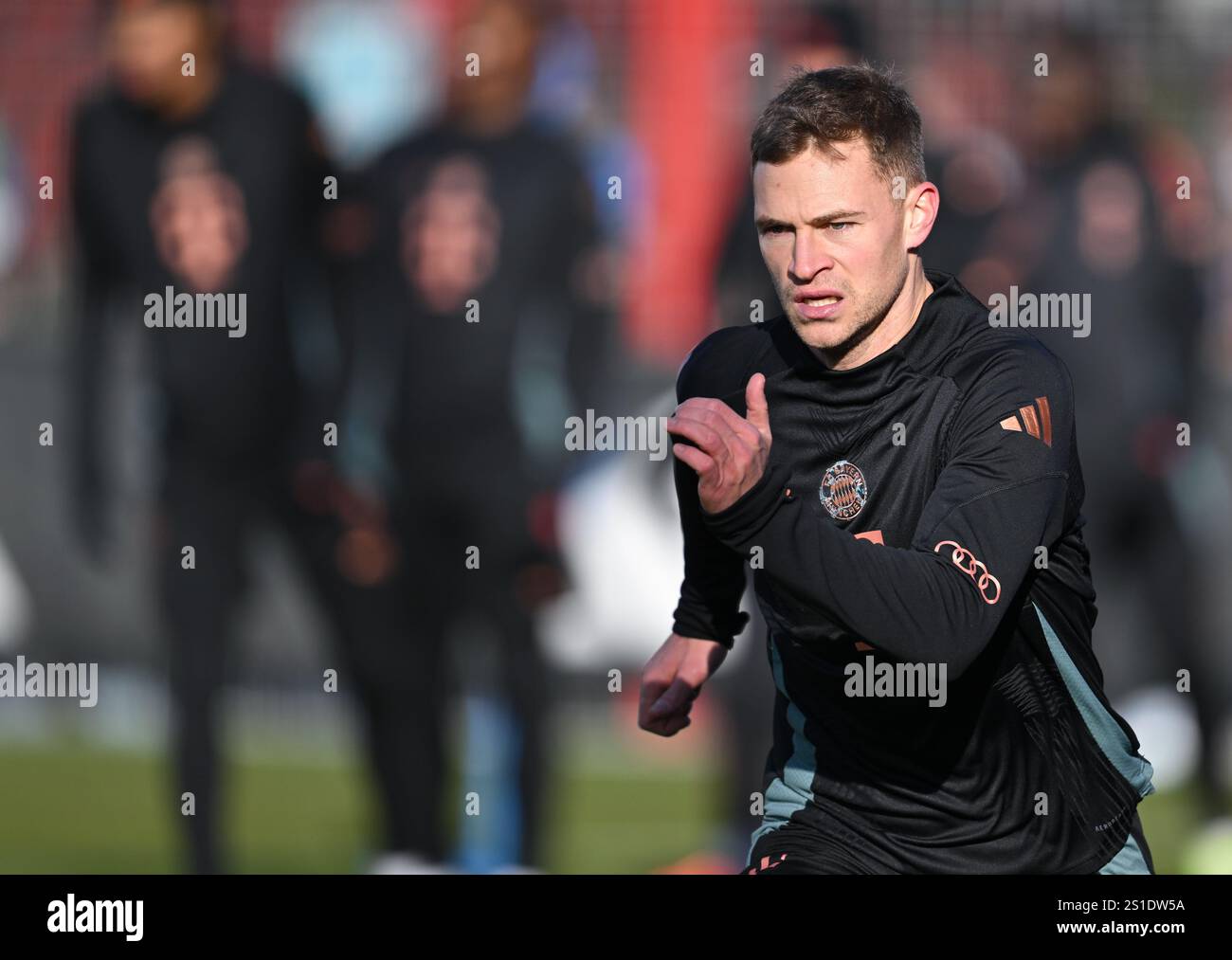 Munich, Germany. 03rd Jan, 2025. Soccer, Bundesliga, public training ...
