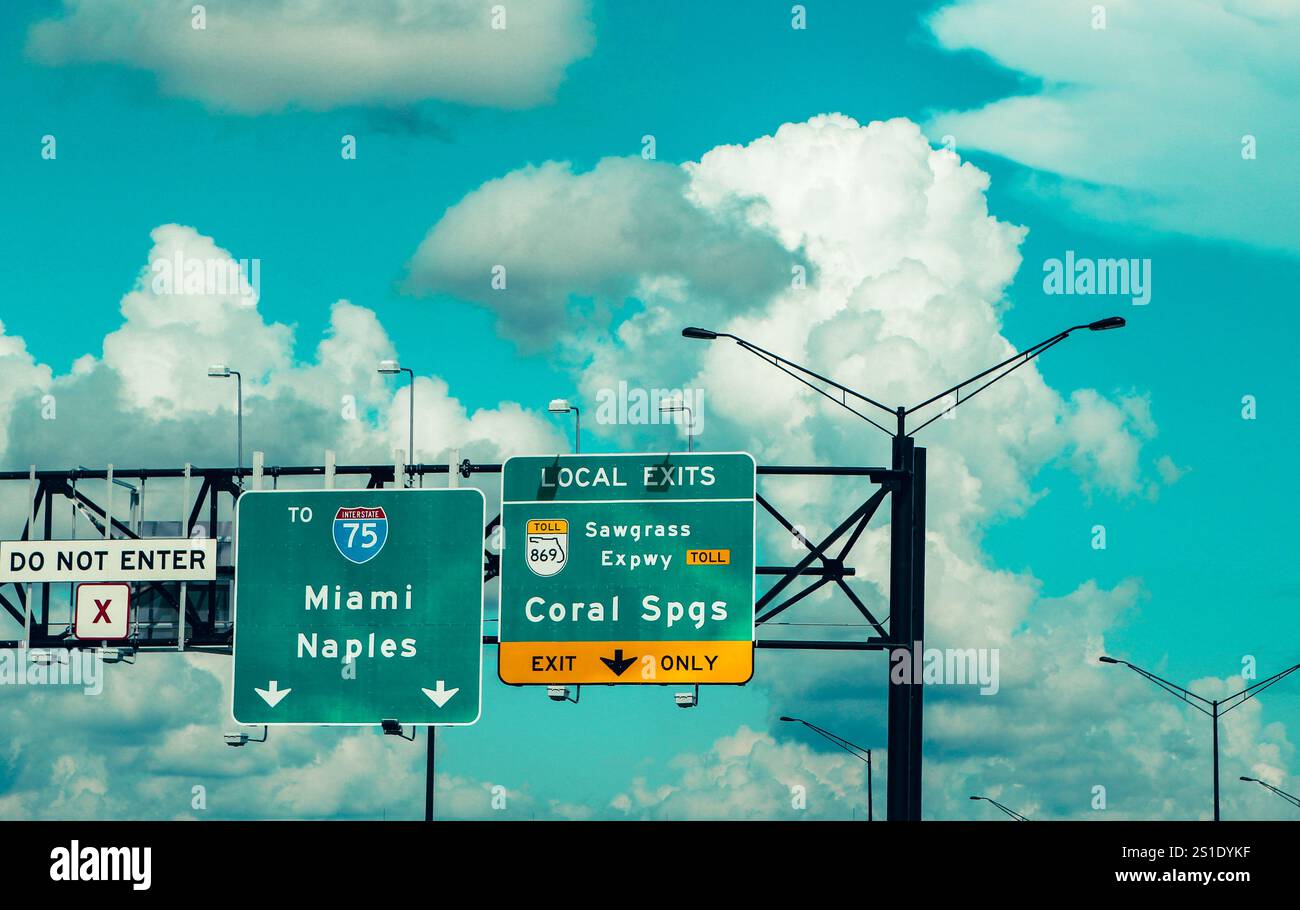 Sawgress expressway hi-res stock photography and images - Alamy