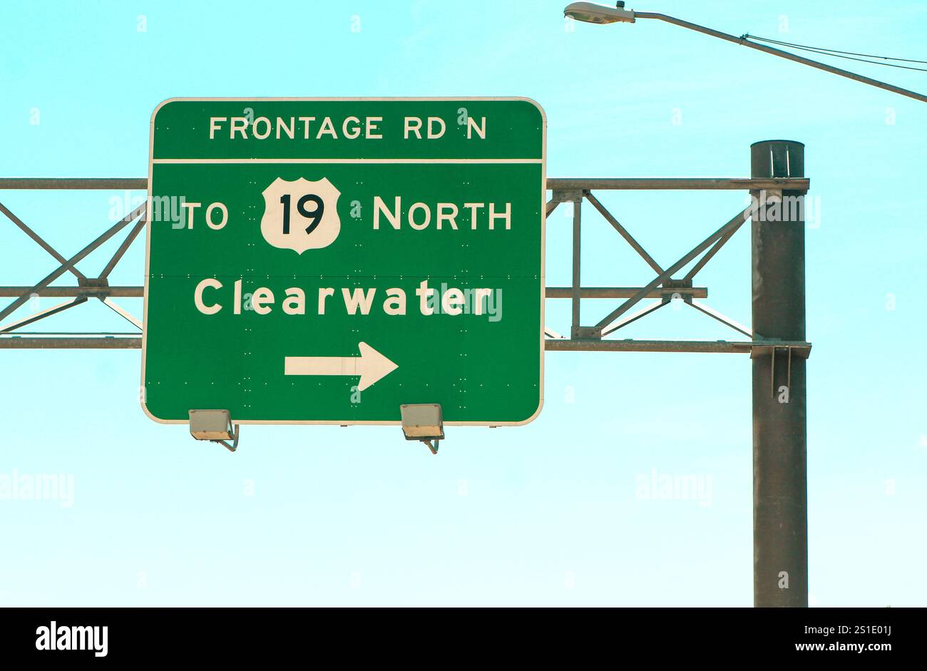 Wegweiser / Vorwegweiser / Richtungsschild auf der Frontage Rd N ...