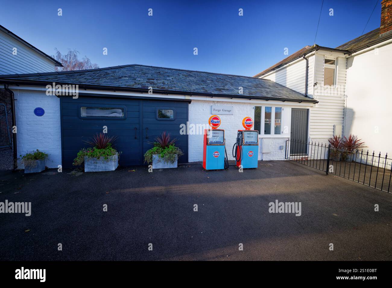 The Forge Garage in Frittenden Kent England UK Stock Photo - Alamy
